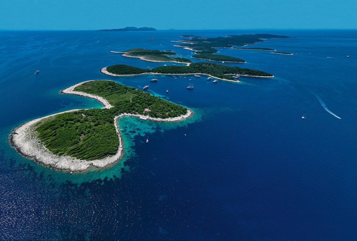 Zašto PAKLENI OTOCI tako silno privlače nautičare i što u tom ...